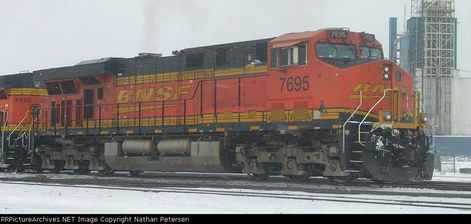 BNSF 7695